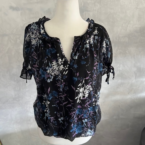 blousology | Tops | Women Short Sleeve Flowered Blousology Blouse Nwot ...